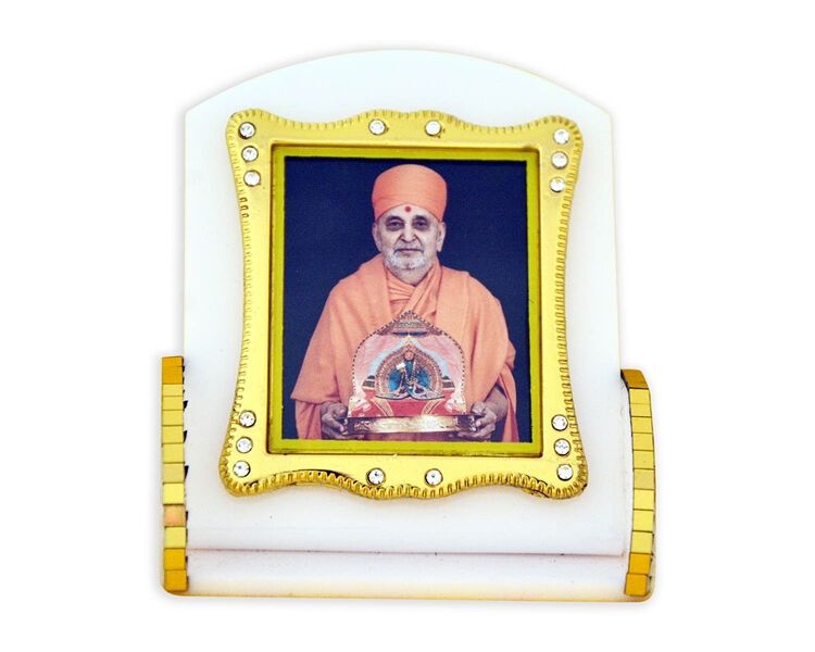 Acrylic Car Stand 16100